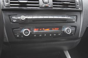 Grey BMW 118 2013 in Vilnius, with an engine capacity of 2.00 L and mileage of 212 thousand km for 6400 €, photo 16 on AUTOMOTO.COM.LV