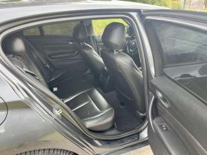 Grey BMW 118 2013 in Vilnius, with an engine capacity of 0.00 L and mileage of 315 thousand km for 5699 €, photo 20 on AUTOMOTO.COM.LV