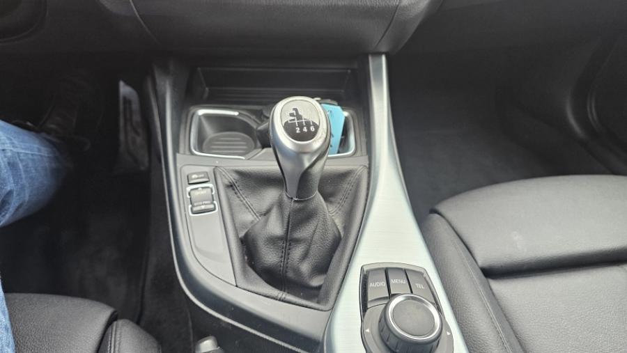 Pelēks BMW 118 2014 Rīga, ar dzinēja tilpumu 2.00 L un nobraukumu 187 tūkst. km par 9950 €, foto 25 vietnē AUTOMOTO.COM.LV