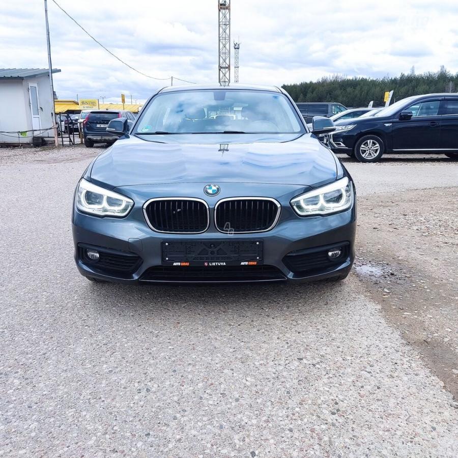 Grey BMW 118 2017 in Vilnius, with an engine capacity of 1.50 L and mileage of 303 thousand km for 6900 €, photo 3 on AUTOMOTO.COM.LV