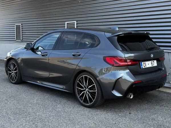 Pelēks BMW 118 2020 Rīga, ar dzinēja tilpumu 1.50 L un nobraukumu 195 tūkst. km par 17500 €, foto 3 vietnē AUTOMOTO.COM.LV