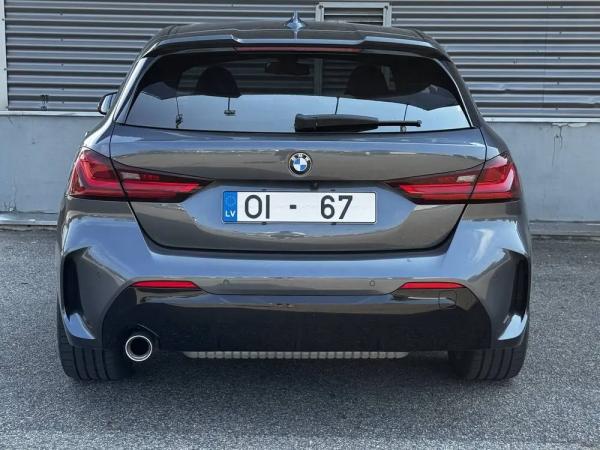 Pelēks BMW 118 2020 Rīga, ar dzinēja tilpumu 1.50 L un nobraukumu 195 tūkst. km par 17500 €, foto 4 vietnē AUTOMOTO.COM.LV