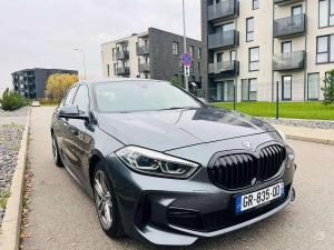 Pelēks BMW 118 2021 Kauņa, ar dzinēja tilpumu 1.50 L un nobraukumu 44 tūkst. km par 19800 €, foto 2 vietnē AUTOMOTO.COM.LV