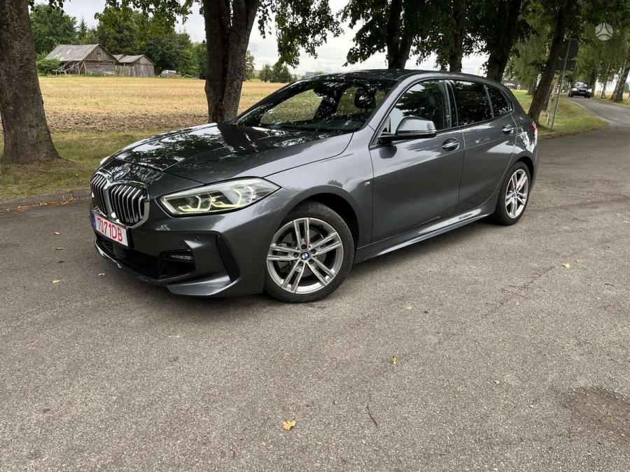 Grey BMW 118 2021 in Jurbarkas, with an engine capacity of 2.00 L and mileage of 170 thousand km for 13000 €, photo 3 on AUTOMOTO.COM.LV