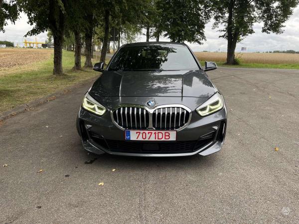 Grey BMW 118 2021 in Jurbarkas, with an engine capacity of 2.00 L and mileage of 170 thousand km for 13000 €, photo 4 on AUTOMOTO.COM.LV