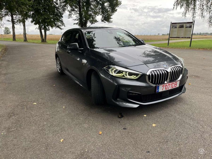 Grey BMW 118 2021 in Jurbarkas, with an engine capacity of 2.00 L and mileage of 170 thousand km for 13000 €, photo 5 on AUTOMOTO.COM.LV