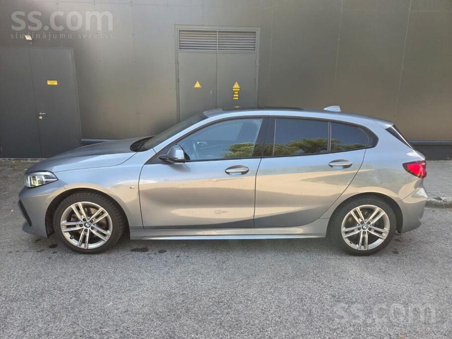 Grey BMW 118 2023 in Riga, with an engine capacity of 1.50 L and mileage of 78 thousand km for 25400 €, photo 3 on AUTOMOTO.COM.LV