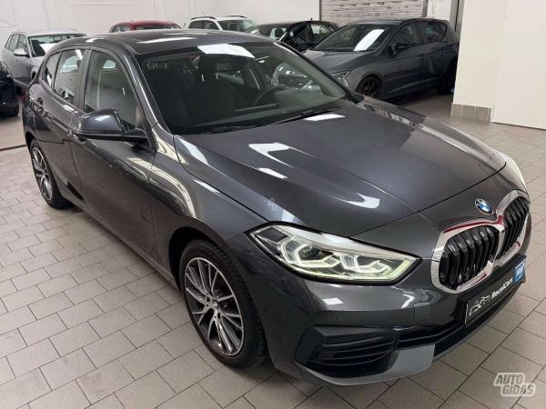 Grey BMW 118 2021 in Kaunas, with an engine capacity of 1.50 L and mileage of 32 thousand km for 26417 €, photo 4 on AUTOMOTO.COM.LV
