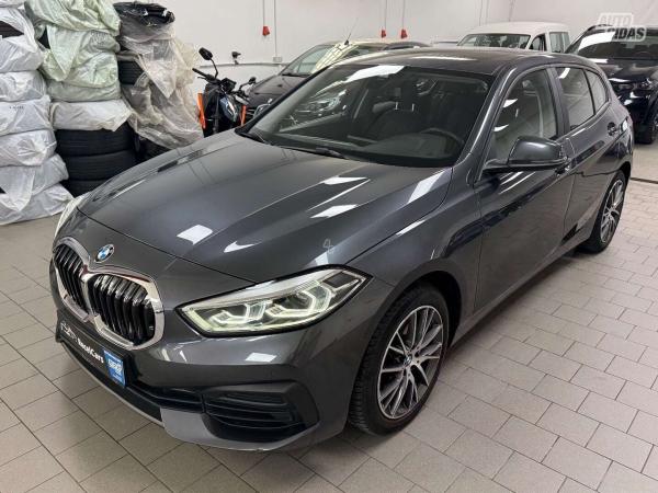 Grey BMW 118 2021 in Kaunas, with an engine capacity of 1.50 L and mileage of 32 thousand km for 26417 €, photo 5 on AUTOMOTO.COM.LV