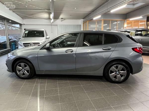 Grey BMW 118 2023 in Kaunas, with an engine capacity of 2.00 L and mileage of 32 thousand km for 28715 €, photo 6 on AUTOMOTO.COM.LV