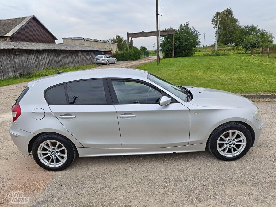 BMW 118 2006 in Marijampole, with an engine capacity of 1.80 L and mileage of 318 thousand km for 1350 €, photo 9 on AUTOMOTO.COM.LV