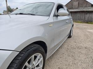 BMW 118 2006 in Marijampole, with an engine capacity of 1.80 L and mileage of 318 thousand km for 1350 €, photo 12 on AUTOMOTO.COM.LV