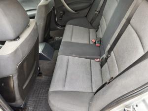 BMW 118 2006 in Marijampole, with an engine capacity of 1.80 L and mileage of 318 thousand km for 1350 €, photo 18 on AUTOMOTO.COM.LV
