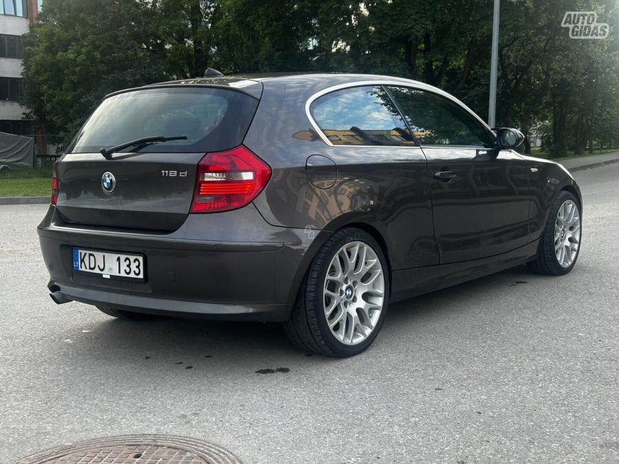 BMW 118 2007 in Jonava, with an engine capacity of 1.80 L and mileage of 320 thousand km for 2150 €, photo 7 on AUTOMOTO.COM.LV