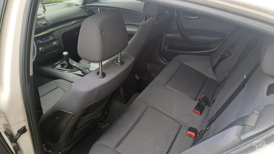 BMW 118 2007 in Kaunas, with an engine capacity of 2.00 L and mileage of 306 thousand km for 2700 €, photo 7 on AUTOMOTO.COM.LV