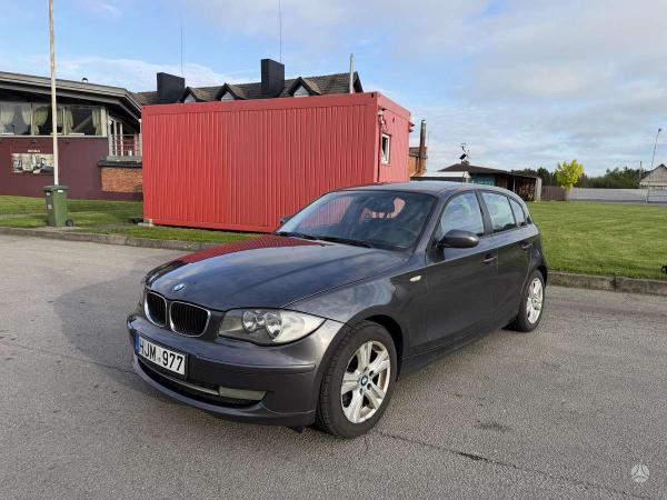 BMW 118 2007 in Kaunas, with an engine capacity of 2.00 L and mileage of 334 thousand km for 2650 €, photo 1 on AUTOMOTO.COM.LV