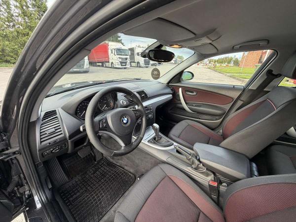 BMW 118 2007 in Kaunas, with an engine capacity of 2.00 L and mileage of 334 thousand km for 2650 €, photo 9 on AUTOMOTO.COM.LV