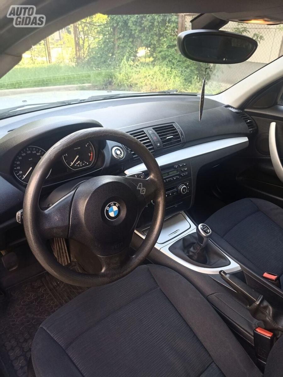BMW 118 2007 in Jonava, with an engine capacity of 2.00 L and mileage of 370 thousand km for 1899 €, photo 6 on AUTOMOTO.COM.LV