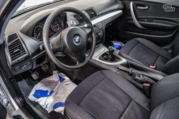 BMW 118 2008 in Kaunas, with an engine capacity of 2.00 L and mileage of 272 thousand km for 3990 €, photo 5 on AUTOMOTO.COM.LV
