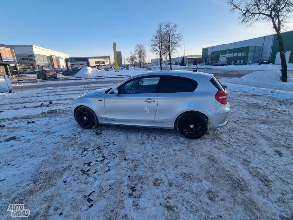 BMW 118 2009 in Siauliai, with an engine capacity of 2.00 L and mileage of 272 thousand km for 3600 €, photo 6 on AUTOMOTO.COM.LV