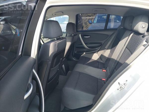 BMW 118 2009 in Cesis, with an engine capacity of 2.00 L and mileage of 240 thousand km for 4300 €, photo 7 on AUTOMOTO.COM.LV