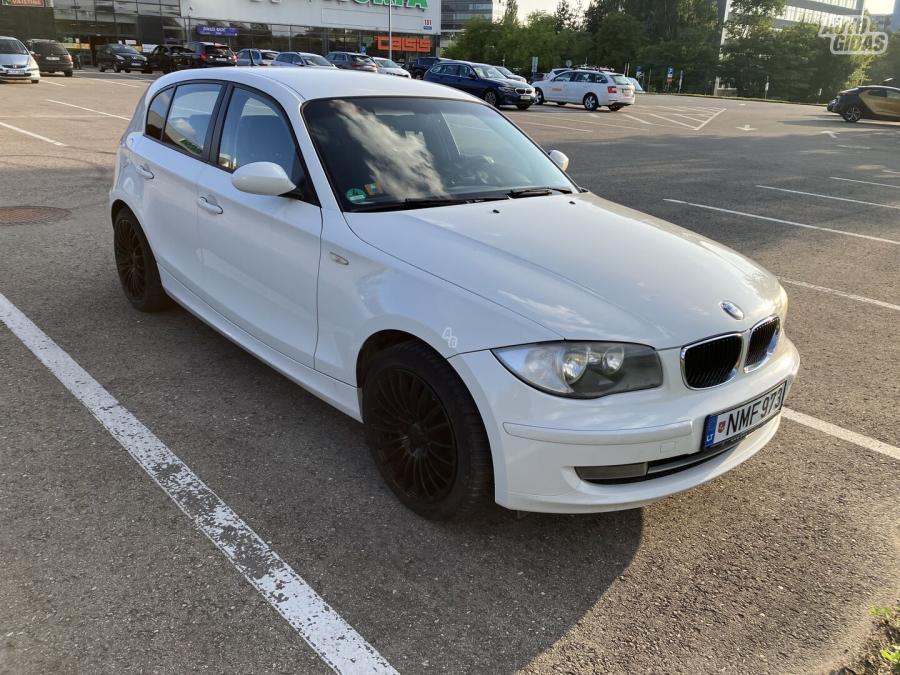BMW 118 2009 in Vilnius, with an engine capacity of 2.00 L and mileage of 318 thousand km for 3000 €, photo 1 on AUTOMOTO.COM.LV