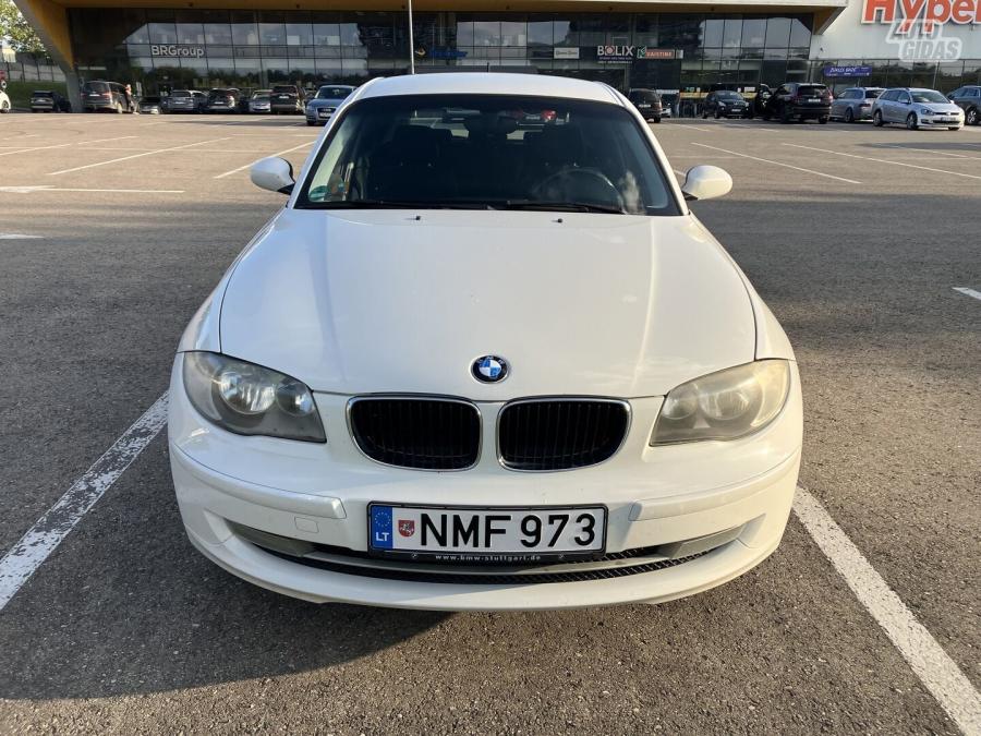 BMW 118 2009 in Vilnius, with an engine capacity of 2.00 L and mileage of 318 thousand km for 3000 €, photo 3 on AUTOMOTO.COM.LV