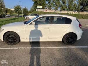 BMW 118 2009 in Vilnius, with an engine capacity of 2.00 L and mileage of 318 thousand km for 3000 €, photo 5 on AUTOMOTO.COM.LV