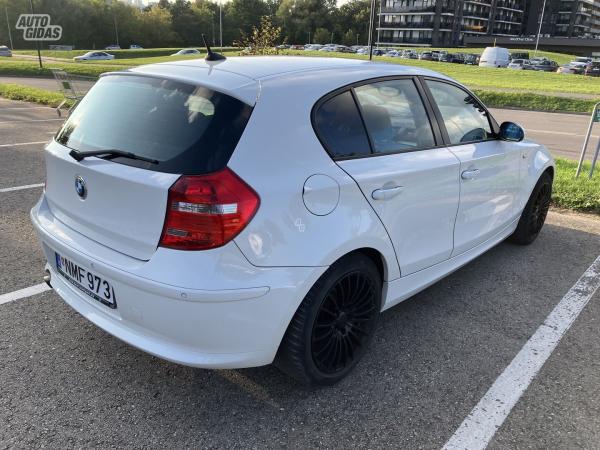 BMW 118 2009 in Vilnius, with an engine capacity of 2.00 L and mileage of 318 thousand km for 3000 €, photo 7 on AUTOMOTO.COM.LV