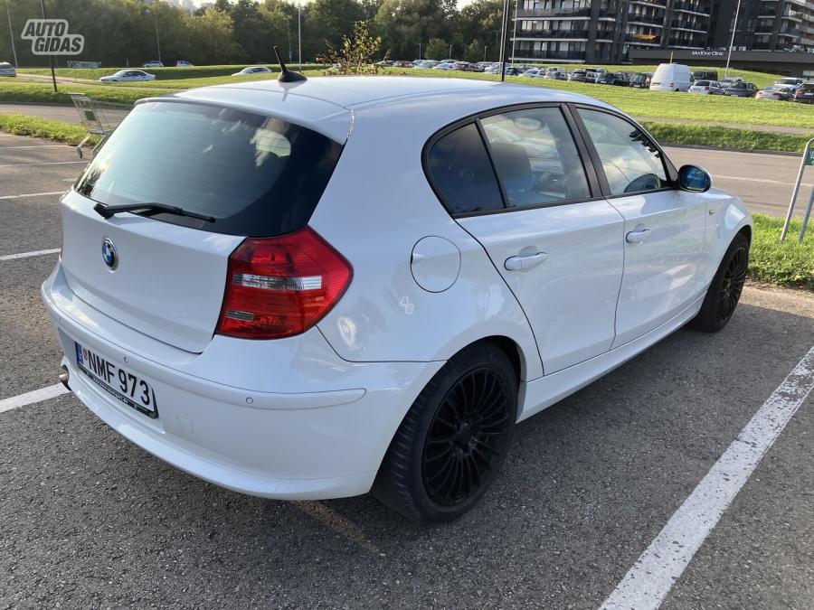 BMW 118 2009 in Vilnius, with an engine capacity of 2.00 L and mileage of 318 thousand km for 3000 €, photo 8 on AUTOMOTO.COM.LV