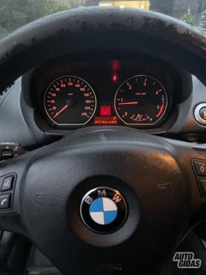 BMW 118 2009 in Kaunas, with an engine capacity of 2.00 L and mileage of 287 thousand km for 1350 €, photo 12 on AUTOMOTO.COM.LV