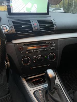 BMW 118 2009 in Kaunas, with an engine capacity of 2.00 L and mileage of 287 thousand km for 1350 €, photo 13 on AUTOMOTO.COM.LV