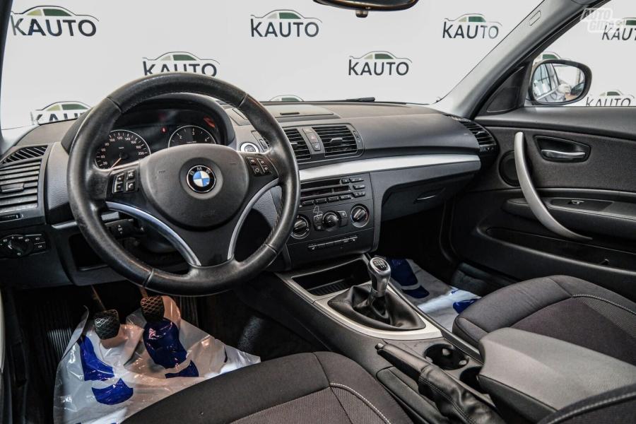 BMW 118 2010 in Kaunas, with an engine capacity of 2.00 L and mileage of 290 thousand km for 3990 €, photo 8 on AUTOMOTO.COM.LV