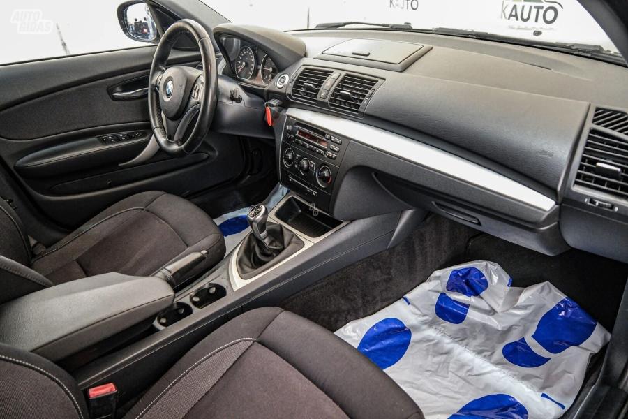 BMW 118 2010 in Kaunas, with an engine capacity of 2.00 L and mileage of 290 thousand km for 3990 €, photo 12 on AUTOMOTO.COM.LV