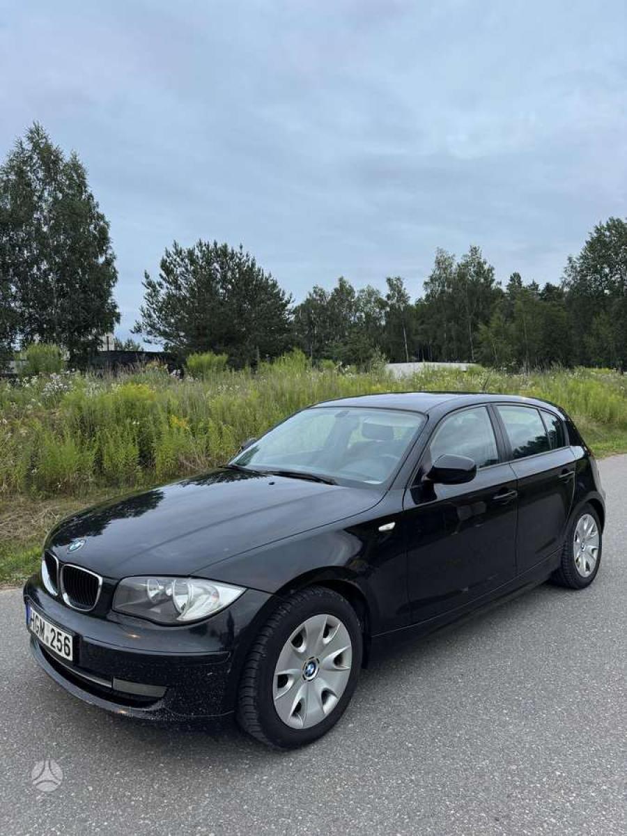 BMW 118 2010 in Vilnius, with an engine capacity of 2.00 L and mileage of 298 thousand km for 2500 €, photo 3 on AUTOMOTO.COM.LV