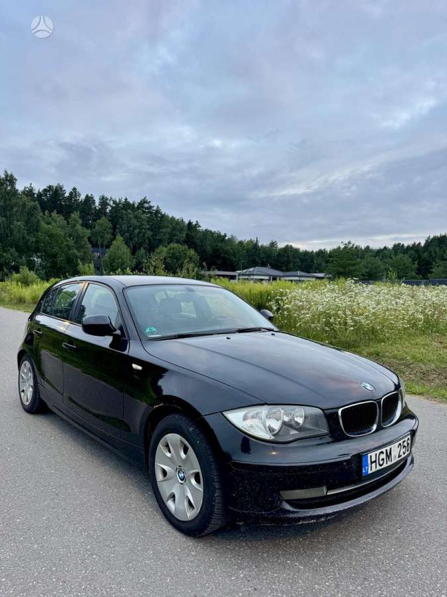 BMW 118 2010 in Vilnius, with an engine capacity of 2.00 L and mileage of 298 thousand km for 2500 €, photo 5 on AUTOMOTO.COM.LV