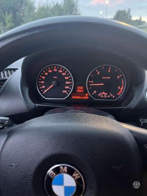 BMW 118 2010 in Vilnius, with an engine capacity of 2.00 L and mileage of 298 thousand km for 2500 €, photo 8 on AUTOMOTO.COM.LV