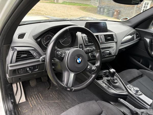 BMW 118 2015 in Utena on AUTOMOTO.COM.LV BMW 118 2015 in Utena, with an engine capacity of 1.60 L and mileage of 131 thousand km for 2950 €, photo 8 on AUTOMOTO.COM.LV