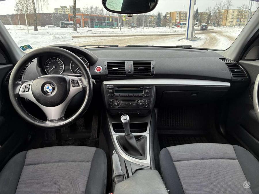 Sarkans BMW 118 2005 Rokiškis, ar dzinēja tilpumu 2.00 L un nobraukumu 395 tūkst. km par 1750 €, foto 15 vietnē AUTOMOTO.COM.LV