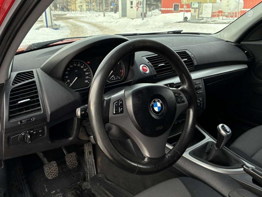 Sarkans BMW 118 2005 Rokiškis, ar dzinēja tilpumu 2.00 L un nobraukumu 395 tūkst. km par 1750 €, foto 16 vietnē AUTOMOTO.COM.LV