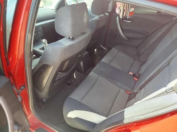 Sarkans BMW 118 2005 Kauņa, ar dzinēja tilpumu 1.80 L un nobraukumu 308 tūkst. km par 2200 €, foto 11 vietnē AUTOMOTO.COM.LV