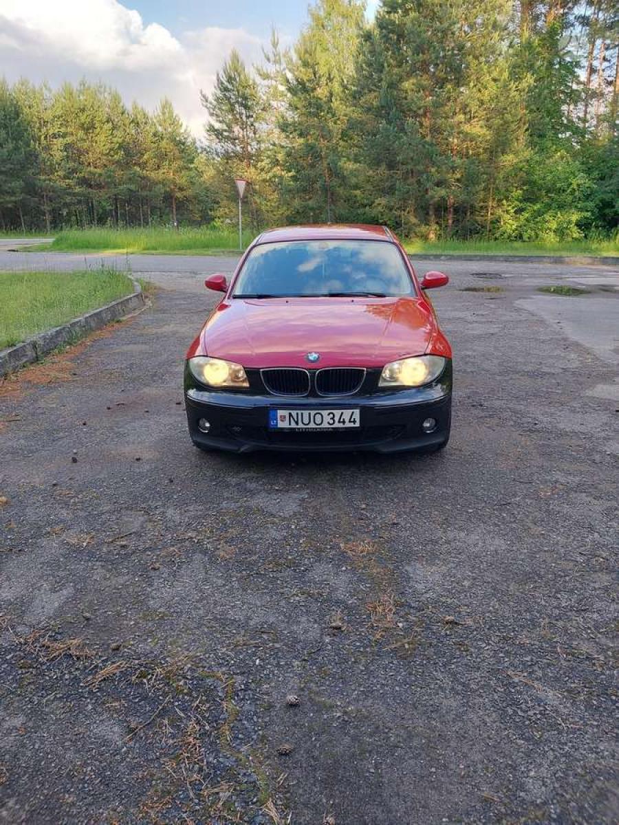 Red BMW 118 2006 in Druskininkai, with an engine capacity of 2.00 L and mileage of 337 thousand km for 1799 €, photo 1 on AUTOMOTO.COM.LV