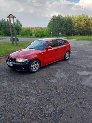 Red BMW 118 2006 in Druskininkai, with an engine capacity of 2.00 L and mileage of 337 thousand km for 1799 €, photo 7 on AUTOMOTO.COM.LV