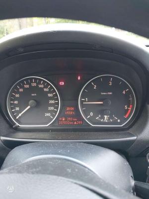 Red BMW 118 2006 in Druskininkai, with an engine capacity of 2.00 L and mileage of 337 thousand km for 1799 €, photo 10 on AUTOMOTO.COM.LV