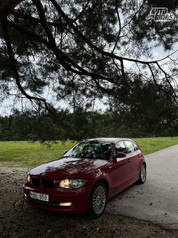 Sarkans BMW 118 2007 Panevēža, ar dzinēja tilpumu 2.00 L un nobraukumu 354 tūkst. km par 2650 €, foto 1 vietnē AUTOMOTO.COM.LV