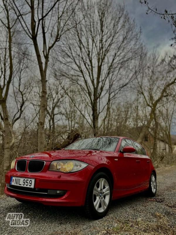 Sarkans BMW 118 2007 Panevēža, ar dzinēja tilpumu 2.00 L un nobraukumu 354 tūkst. km par 2650 €, foto 4 vietnē AUTOMOTO.COM.LV