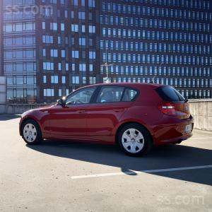 Sarkans BMW 118 2007 Rīga, ar dzinēja tilpumu 2.00 L un nobraukumu 165 tūkst. km par 3400 €, foto 3 vietnē AUTOMOTO.COM.LV