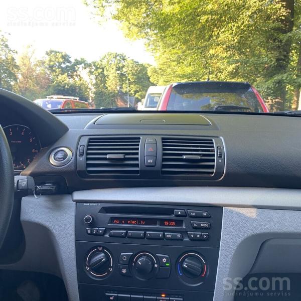 Sarkans BMW 118 2007 Rīga, ar dzinēja tilpumu 2.00 L un nobraukumu 166 tūkst. km par 3100 €, foto 8 vietnē AUTOMOTO.COM.LV