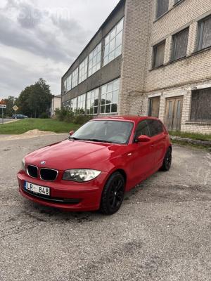 Sarkans BMW 118 2007 Talsi, ar dzinēja tilpumu 2.00 L un nobraukumu 304 tūkst. km par 2500 €, foto  vietnē AUTOMOTO.COM.LV