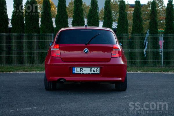 Red BMW 118 2007 in Jelgava, with an engine capacity of 2.00 L and mileage of 305 thousand km for 2990 €, photo 6 on AUTOMOTO.COM.LV